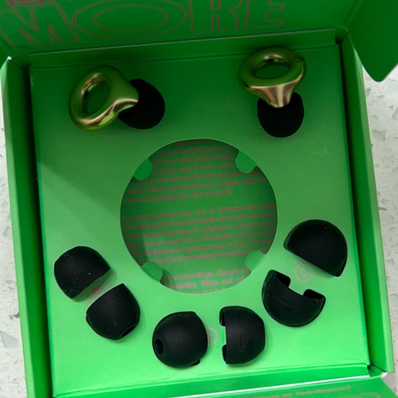 Loop Earbuds | Other | Loop Experience Ear Buds Gold And Black 3 Pair ...